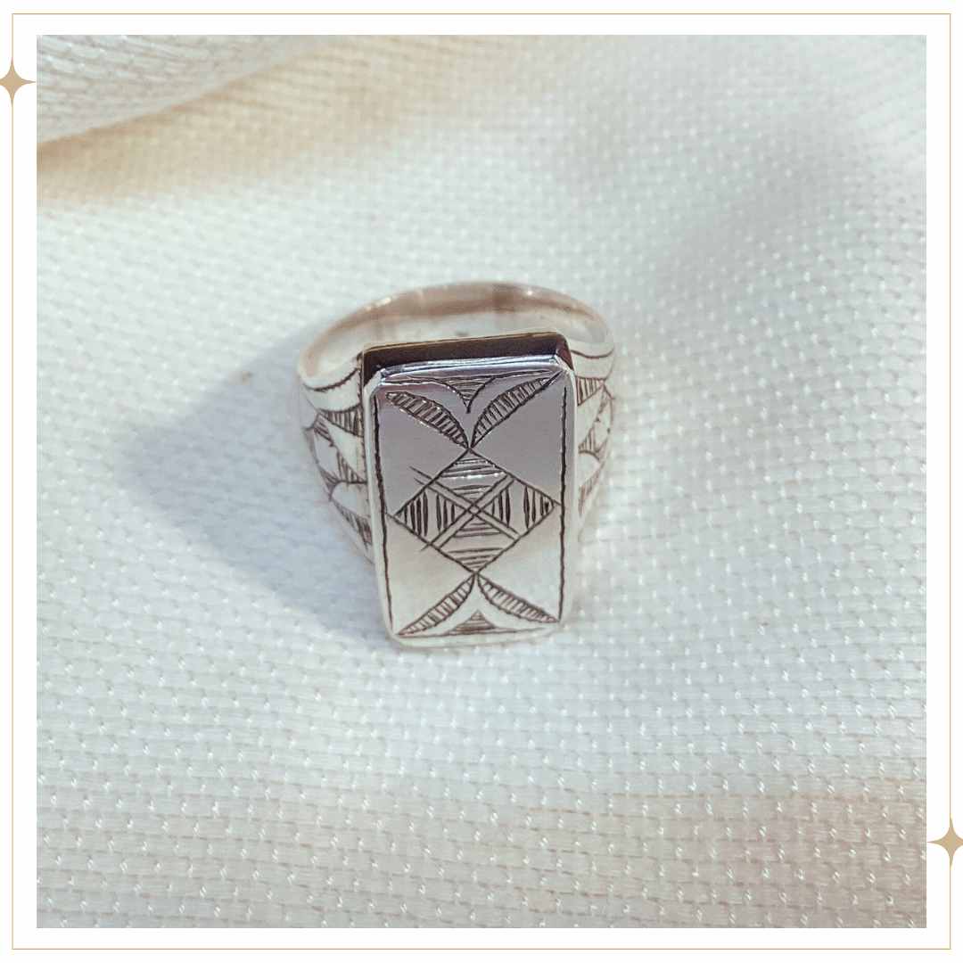 NEHA Signet Ring – caravan&co nz